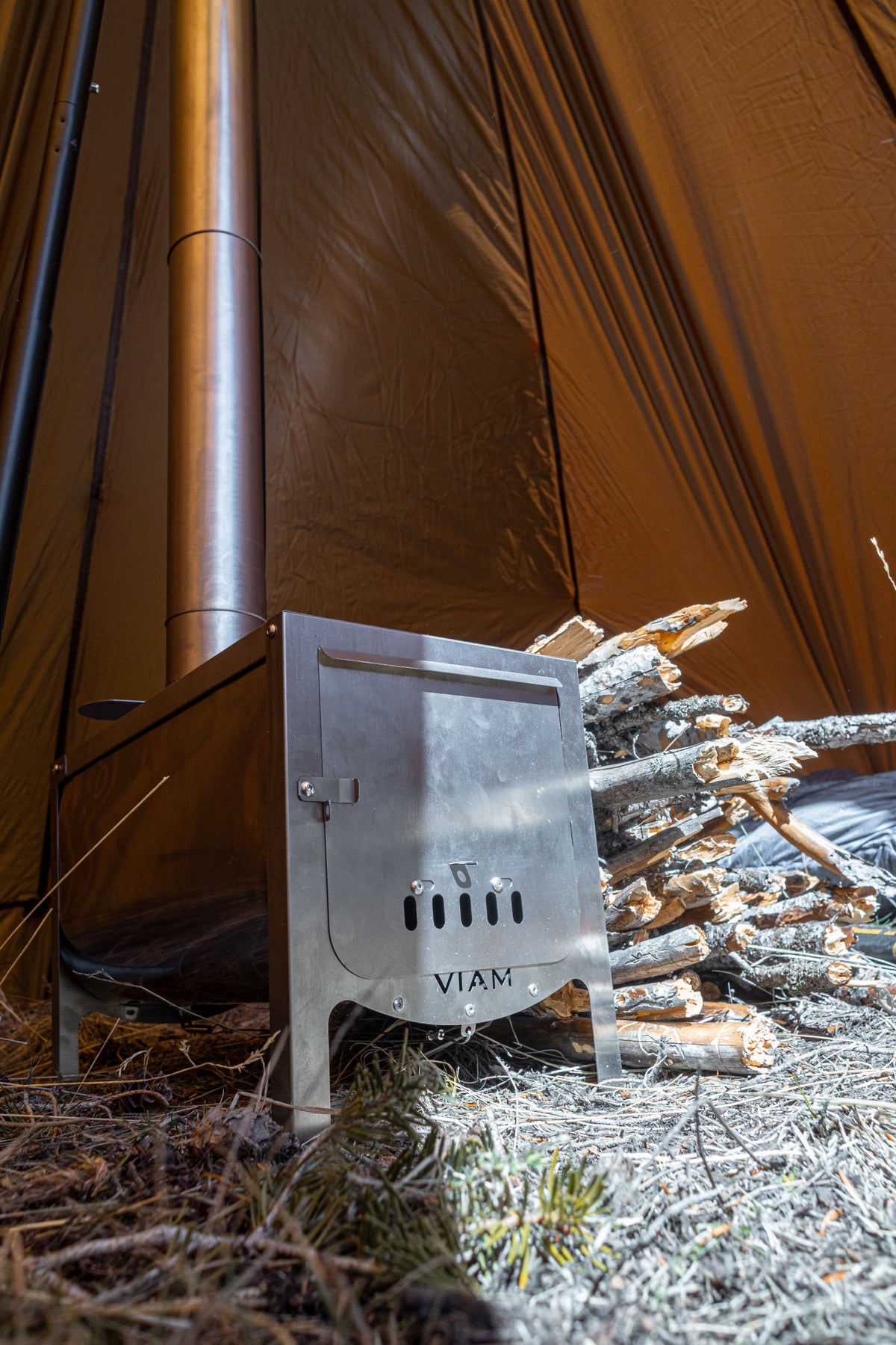 VIAM Outdoors™ “Loco” Titanium Stove
